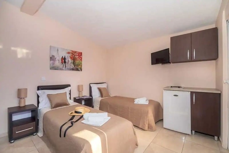 Privatni smeštaj LARA Čanj 2025 | Letovanje Čanj Crna Gora 2025