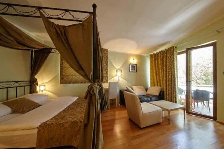 Hotel RUŽA VJETROVA Dobre Vode | Letovanje Dobre Vode 2025